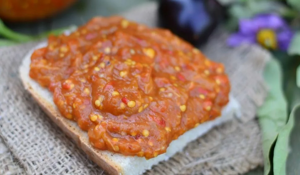 Cea mai veche reţetă de zacuscă tradiţională. Are o vechime de peste ...