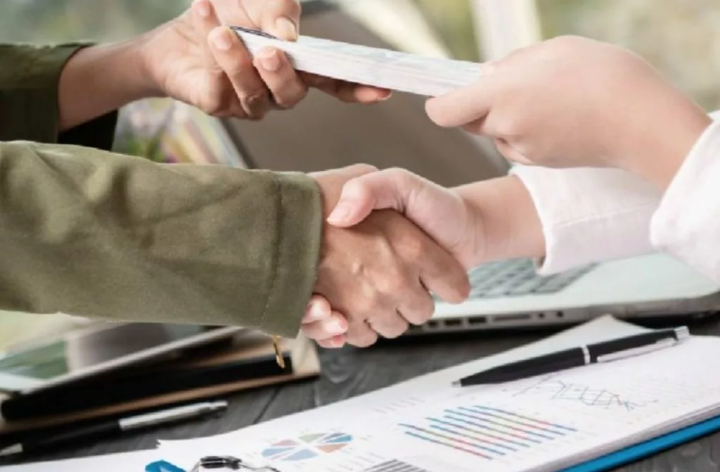 Anunț de ultimă oră. Lista românilor care pot să-și amâne ratele - ROL.ro