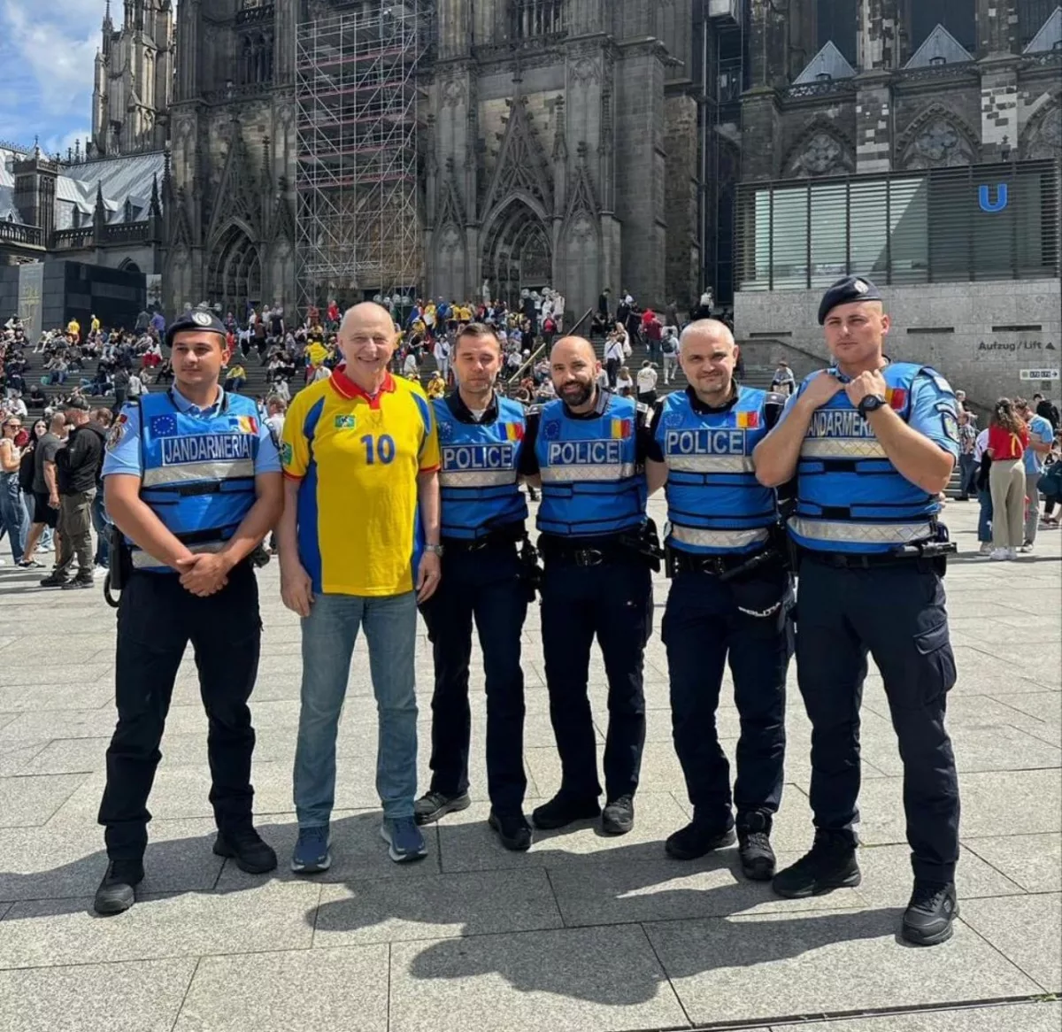 Mircea Geoană a sustinut Romania in meciul cu Belgia - ROL.ro