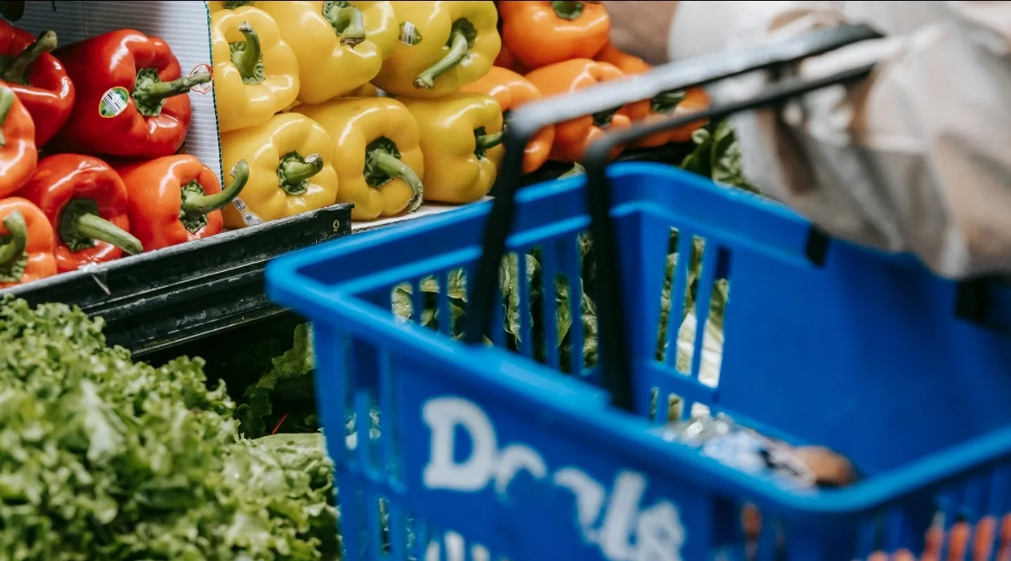 Când vor beneficia românii de o nouă tranșă de vouchere pentru alimente ...