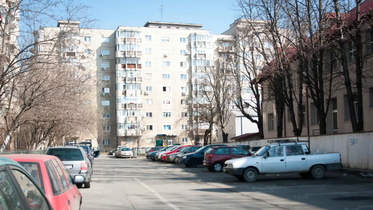 Amendă de 1.000 lei pentru locatarii de la bloc. Este ilegal să faci asta în curtea blocului ...