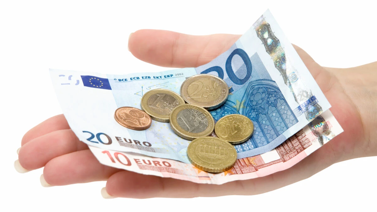 Nu se mai schimbă banii? Anunț despre trecerea bancnotelor vechi la ...